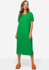 LAURASØN Vardagsklänning - varengroen/grön - Zalando.se