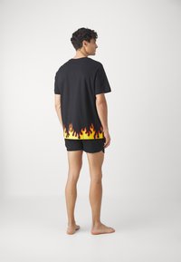 HUGO FLAMES SET - Nachtwäsche Set - black/schwarz - Zalando.de