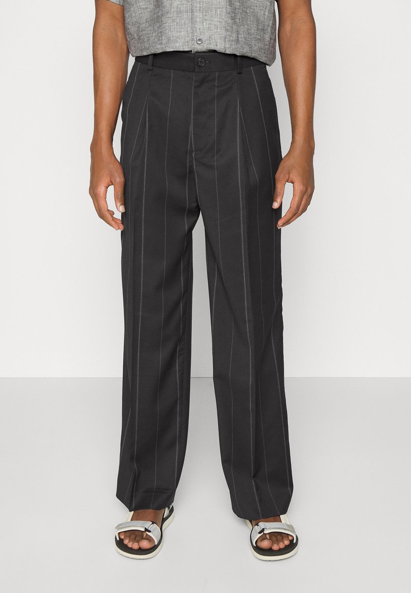 Han Kjøbenhavn BOXY SUIT TROUSERS - Trousers - black - Zalando.ie