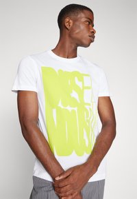 Diesel EGOR UNISEX - Print T-shirt - white - Zalando.co.uk
