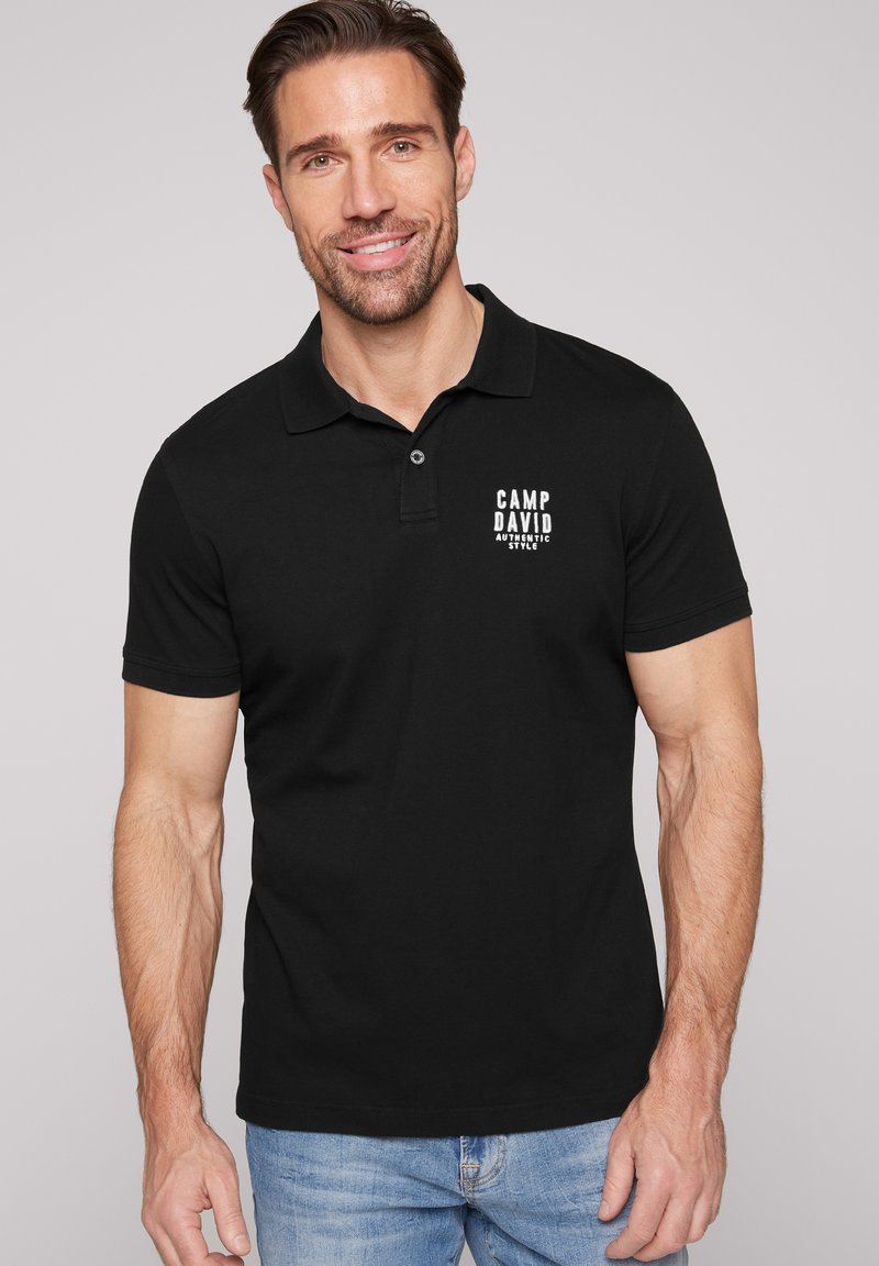 Camp David BASIC PIKEE-MIT LOGO-STICKEREI - Poloshirt - black/schwarz ...