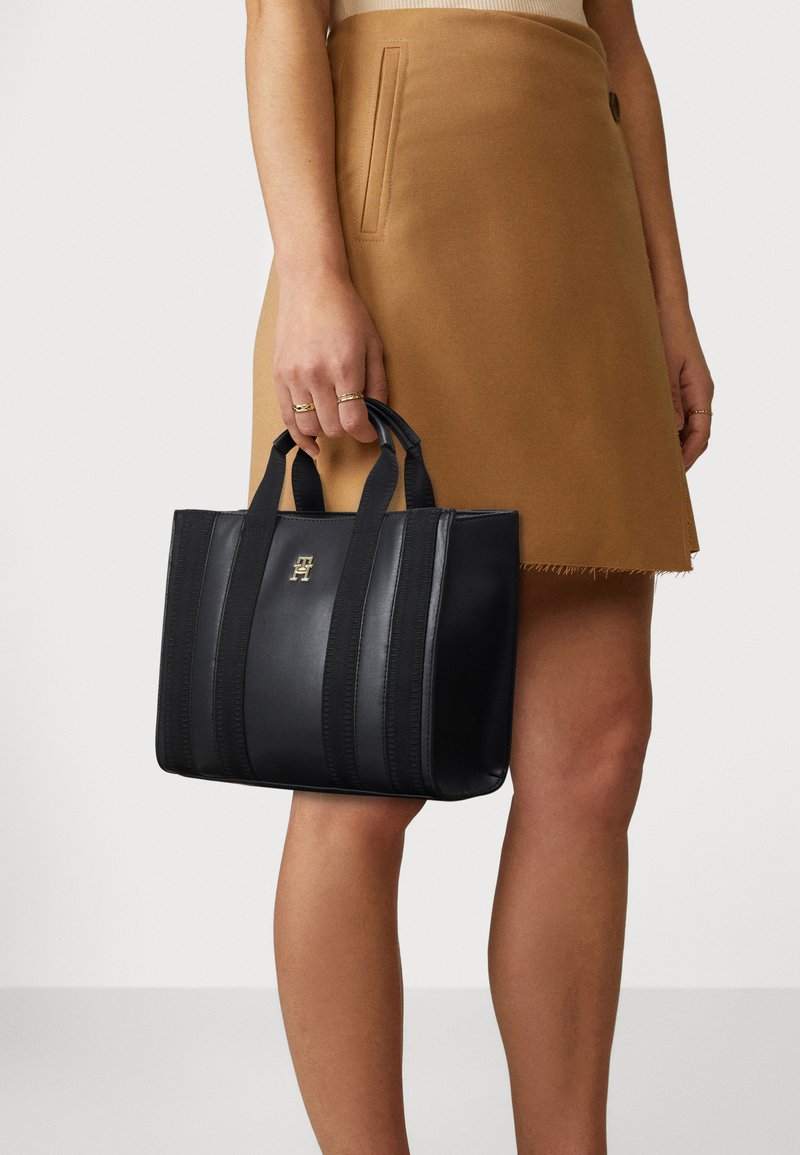 Tommy Hilfiger Identity Small Tote Handtasche Black Schwarz