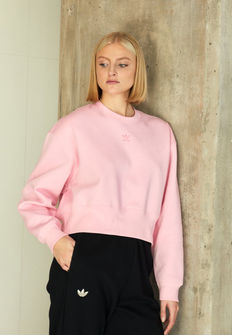 adidas Originals ADICOLOR ESSENTIALS CREW - Sweatshirt - true pink/pink ...