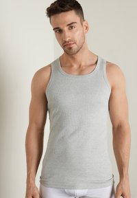 Tezenis RIBBED - Unterhemd/-shirt - grigio mel.chiaro/hellgrau - Zalando.ch
