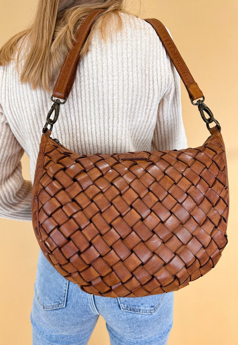 Gusti Leder CLOVER - Olkalaukku - hellbraun/vaaleanruskea - Zalando.fi