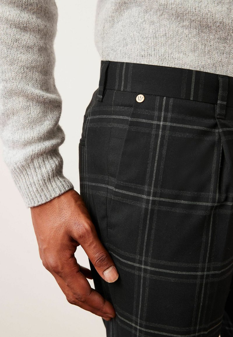 Next TRIMMED CHECK - Chino - black/noir - ZALANDO.FR