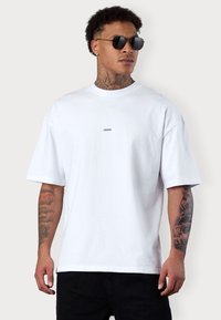 ESTEEM LABEL - Basic T-shirt - white - Zalando