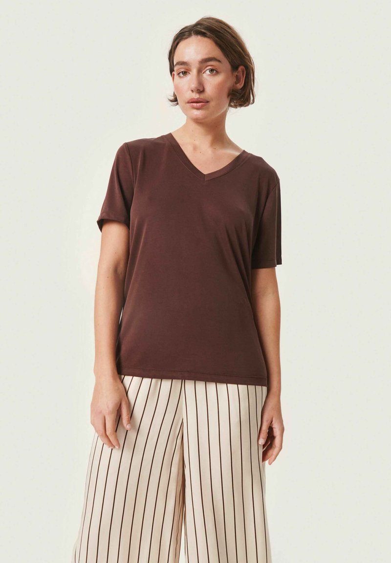 Soaked in Luxury LOOSE FIT V-NECK SS - T-Shirt basic - java/braun ... Soaked in Luxury LOOSE FIT V-NECK SS - T-Shirt basic - java/braun ...