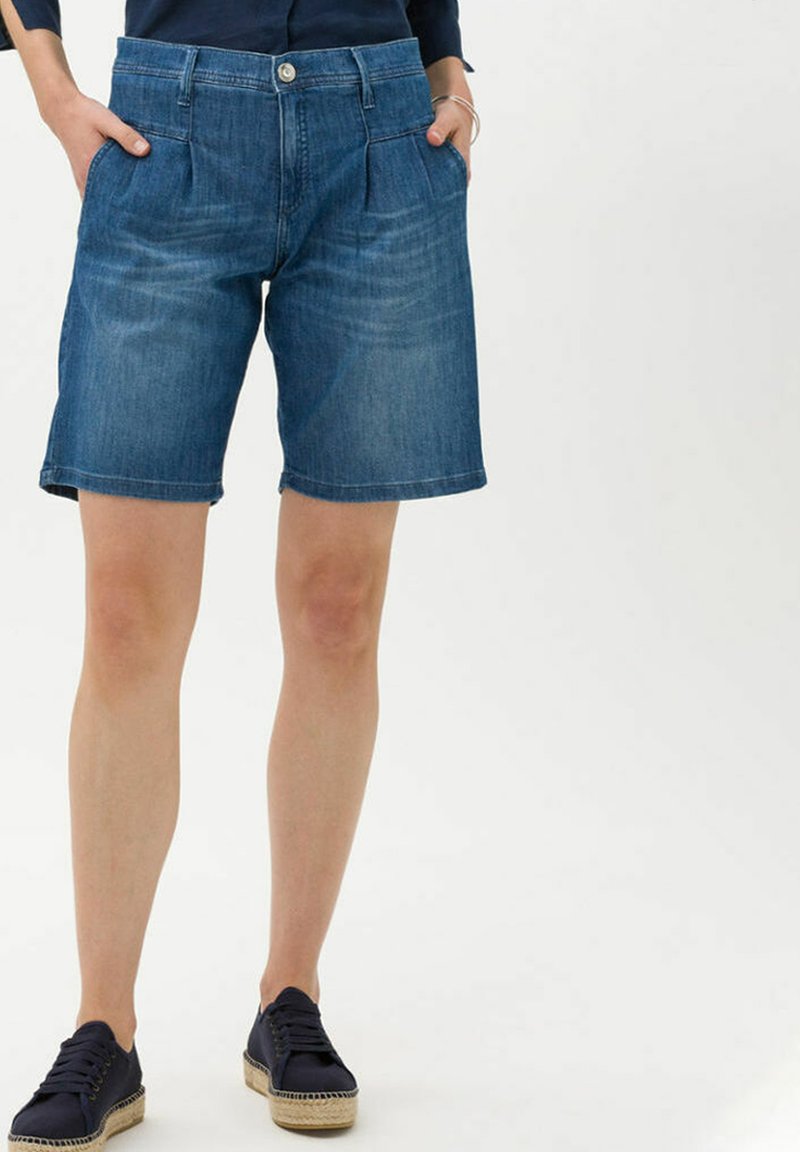 BRAX STYLE MERRIT - Jeans Shorts - used summer blue/light-blue denim ...
