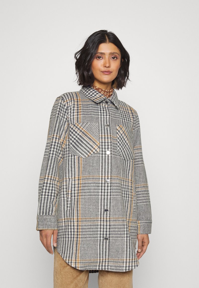 Hollister Co. LONG SHACKET STATEMENT - Bomber tipa jaka - black ...