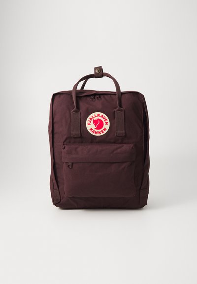 Rains TRAIL BAG UNISEX - Reppu - green/tummanvihreä - Zalando.fi