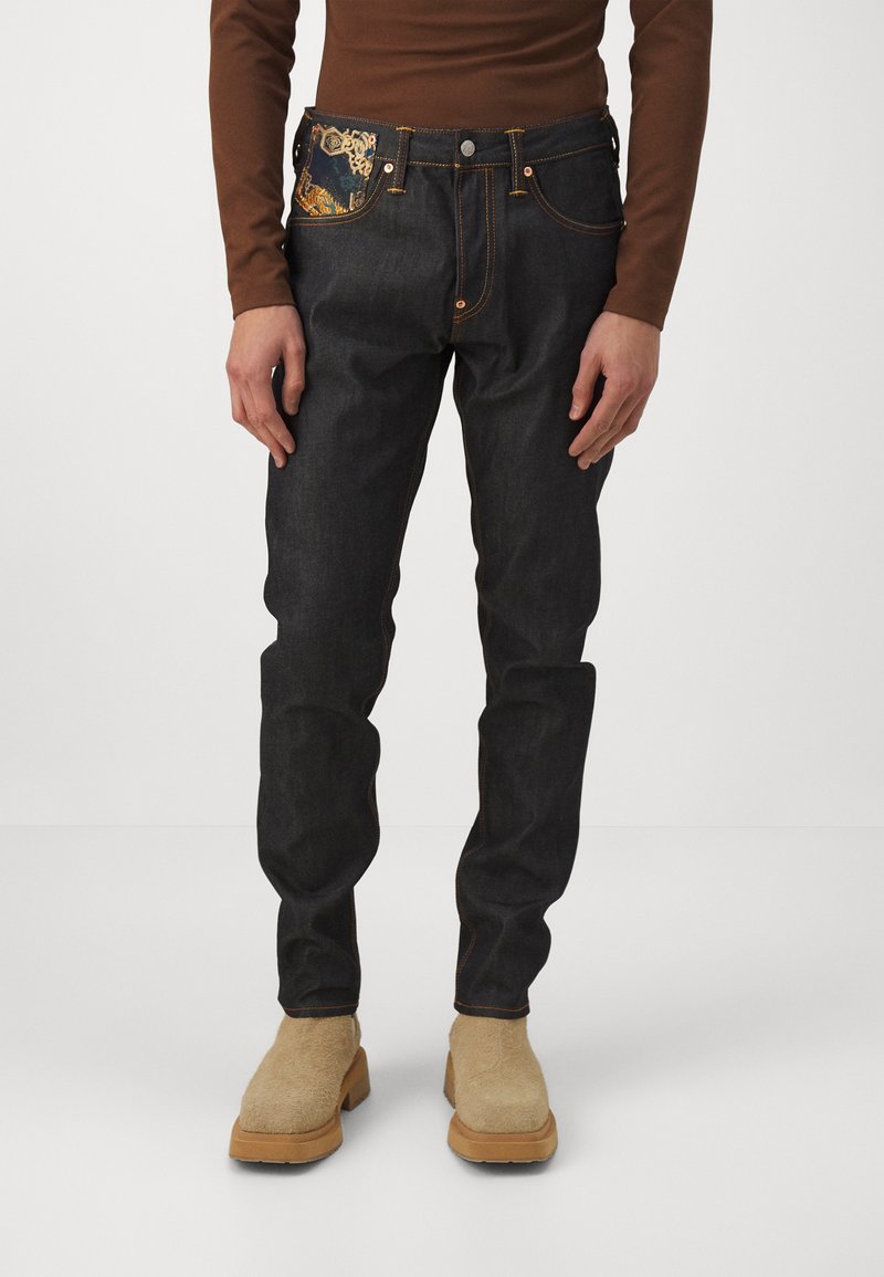 Evisu BROCADE PATCHWORK DAICOCK&BROCADE COIN - Sirgete säärtega teksad ...