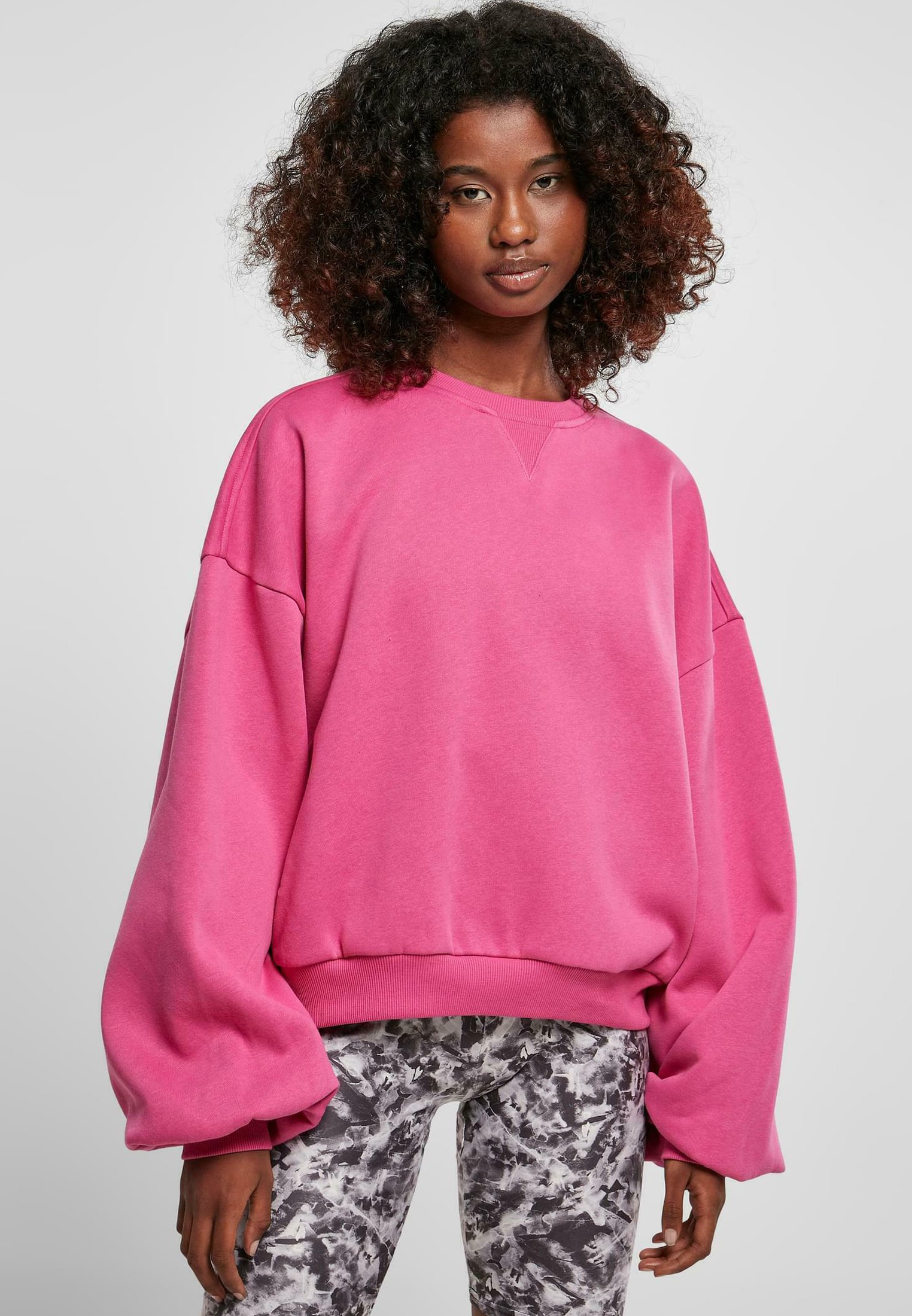 Urban Classics OVERSIZED TRIANGLE CREW NECK - Sweatshirt - brightviolet ...