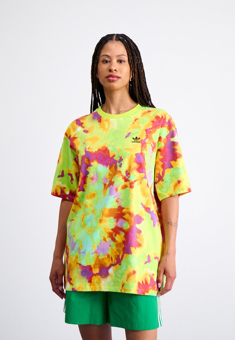 adidas Originals OVERSIZE TEE - T-Shirt print - yellow/multicolor/gelb ...