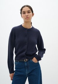 InWear MONIKA - Neuletakki - marine blue/tummansininen, meleerattu ...