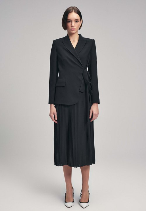 adL GARNISHED WITH POCKET FLAP - Robe chemise - printed black/noir ...