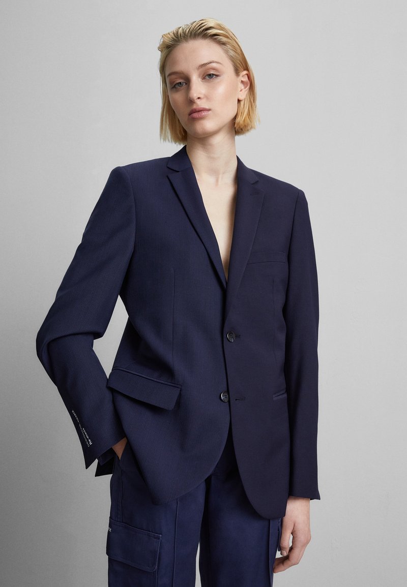 DESIGNERS REMIX STEVE HALF BLAZER - Kurzmantel - multicolors/dunkelblau ...