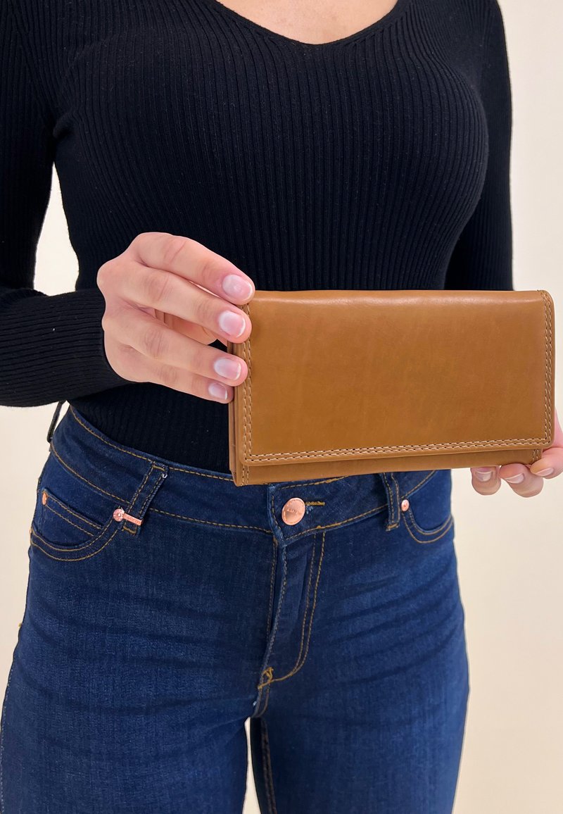 Gusti Leder GUSTAVA - Portefeuille - hazelnut/marron clair - ZALANDO.FR