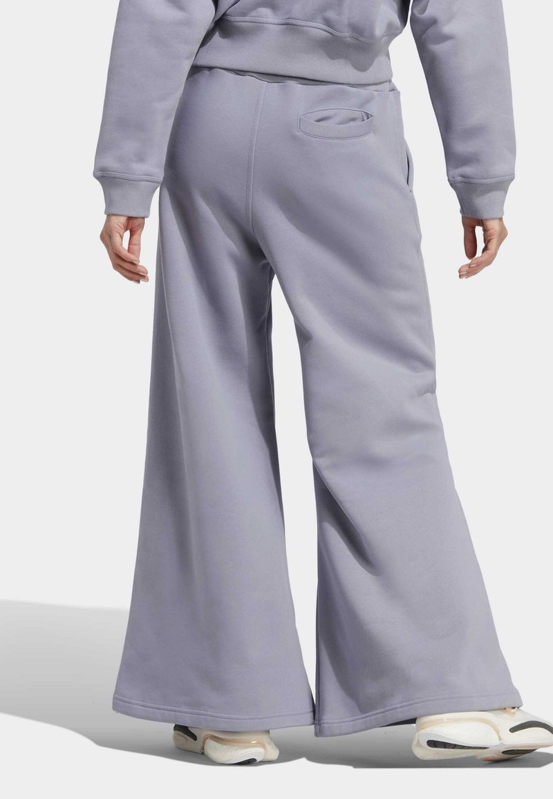 adidas Sportswear WIDE - Tracksuit bottoms - silver violet/lilac - Zalando
