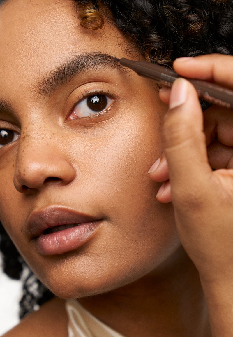 IsaDora BROW FINE LINER - Augenbrauenstift - medium brown/braun ...