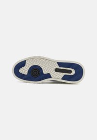 Lacoste LINESHOT - Zapatillas - white/navy/blanco - Zalando.es