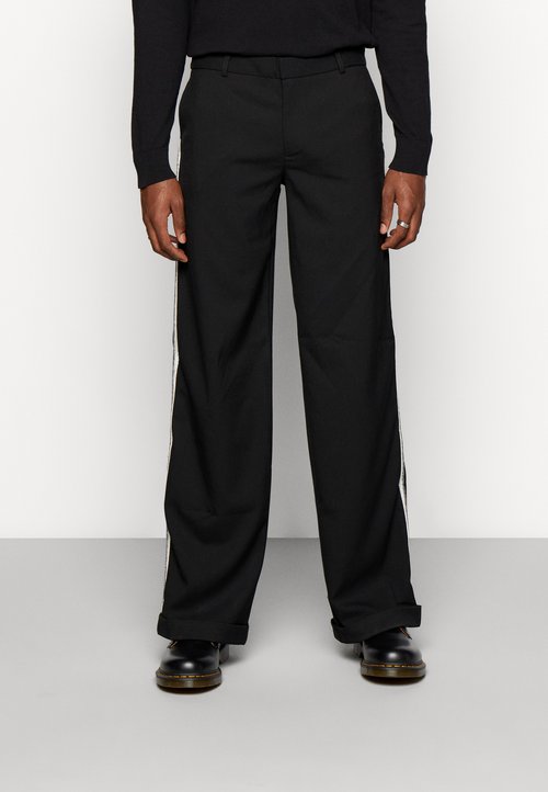 Weekday UNO TROUSER - Stoffhose - black/schwarz - Zalando.ch