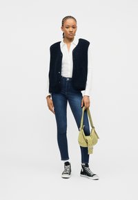 Vero Moda VMPOLLY - Jeans Skinny Fit - dark blue denim/dark-blue denim ...
