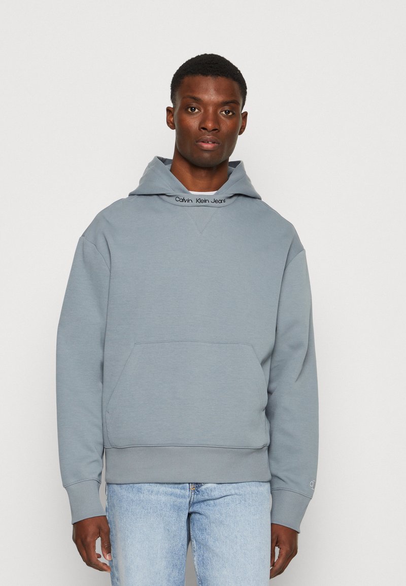 Calvin Klein Jeans EMBRO LOGO NECK HOODIE - Sweatshirt - overcast grey ...