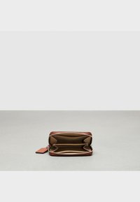 COACH COACHTOPIA - WAVY ZIP AROUND WALLET UNISEX - Monedero - black ...