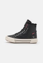 Mustang Augsti sporta apavi - schwarz/melns - Zalando.lv
