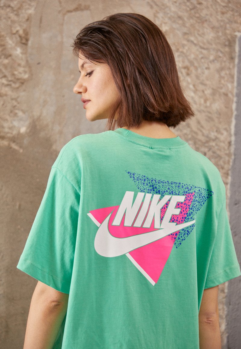Nike Sportswear TEE - Print T-shirt - spring green/light green - Zalando.ie