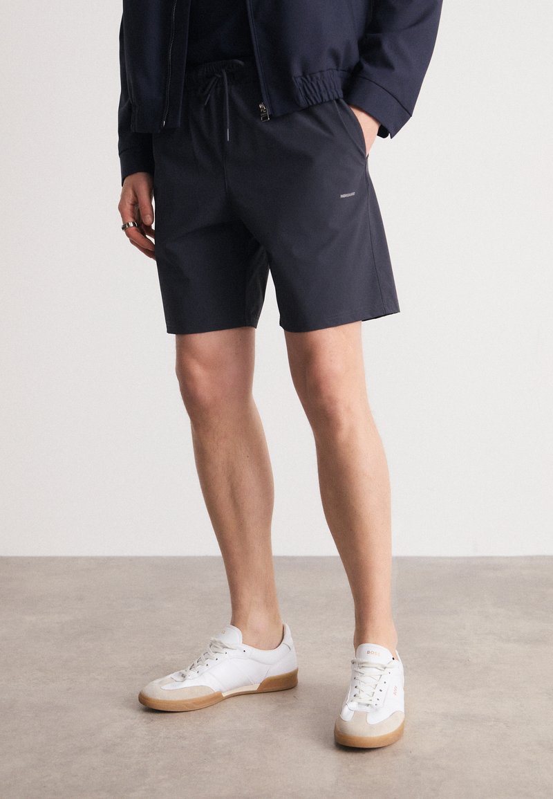 Mads Nørgaard TECHNICAL SORA - Shorts - deep well/azul marino - Zalando.es