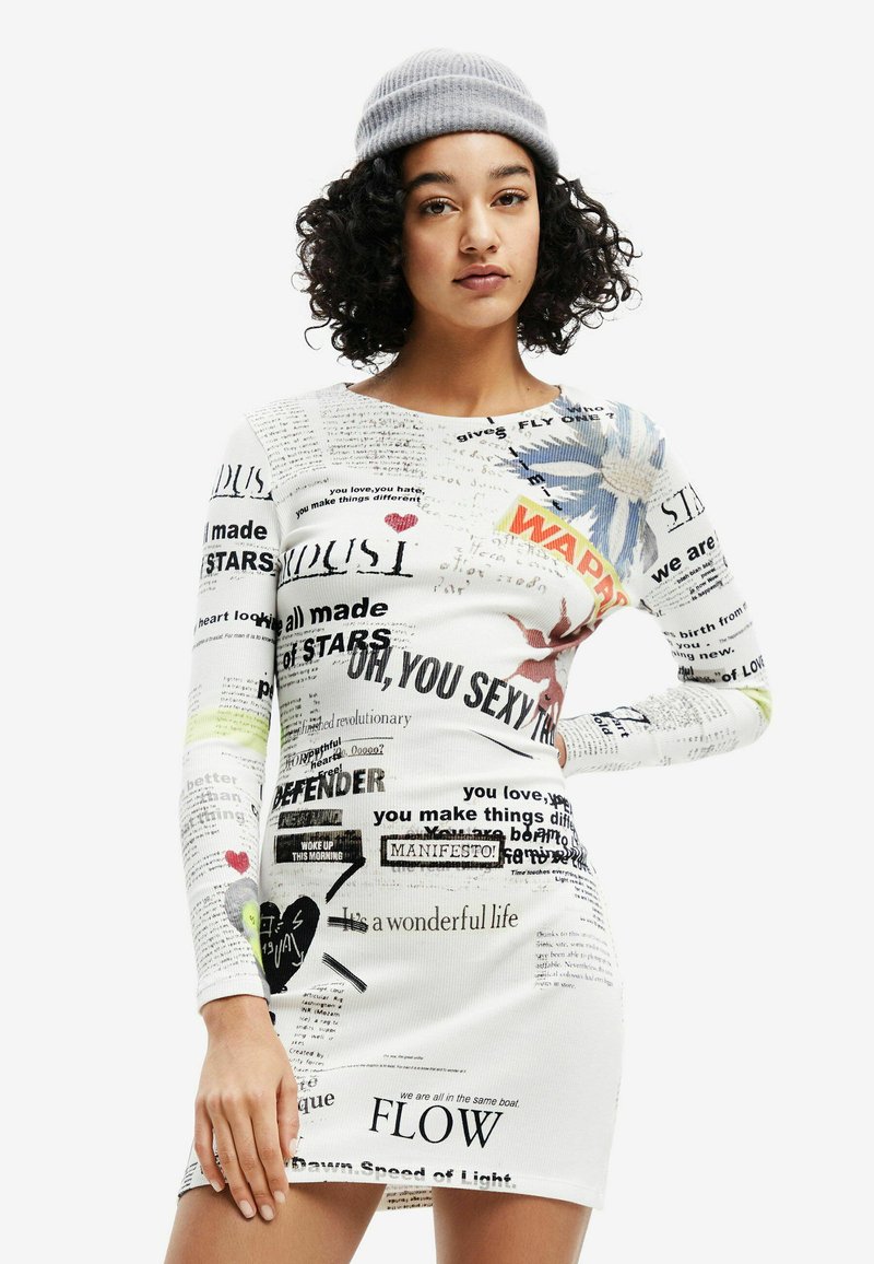 Desigual NEWSPAPER - Robe fourreau - white/blanc - ZALANDO.FR
