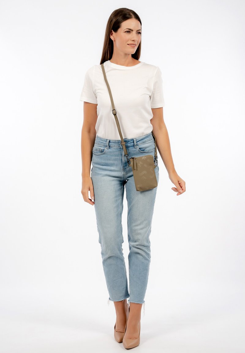 SURI FREY SURI SPORTS IVY - Étui à portable - khaki/kaki - ZALANDO.FR