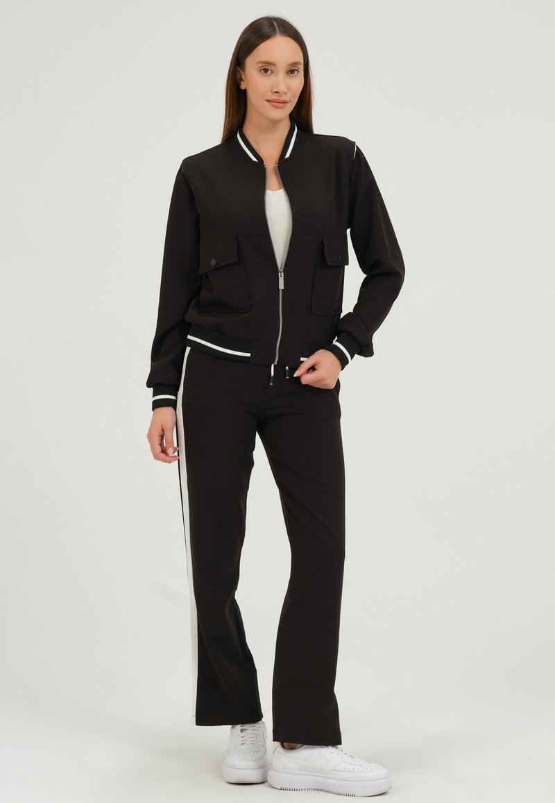 Basics and More SET - Treningas - black/juoda - Zalando.lt