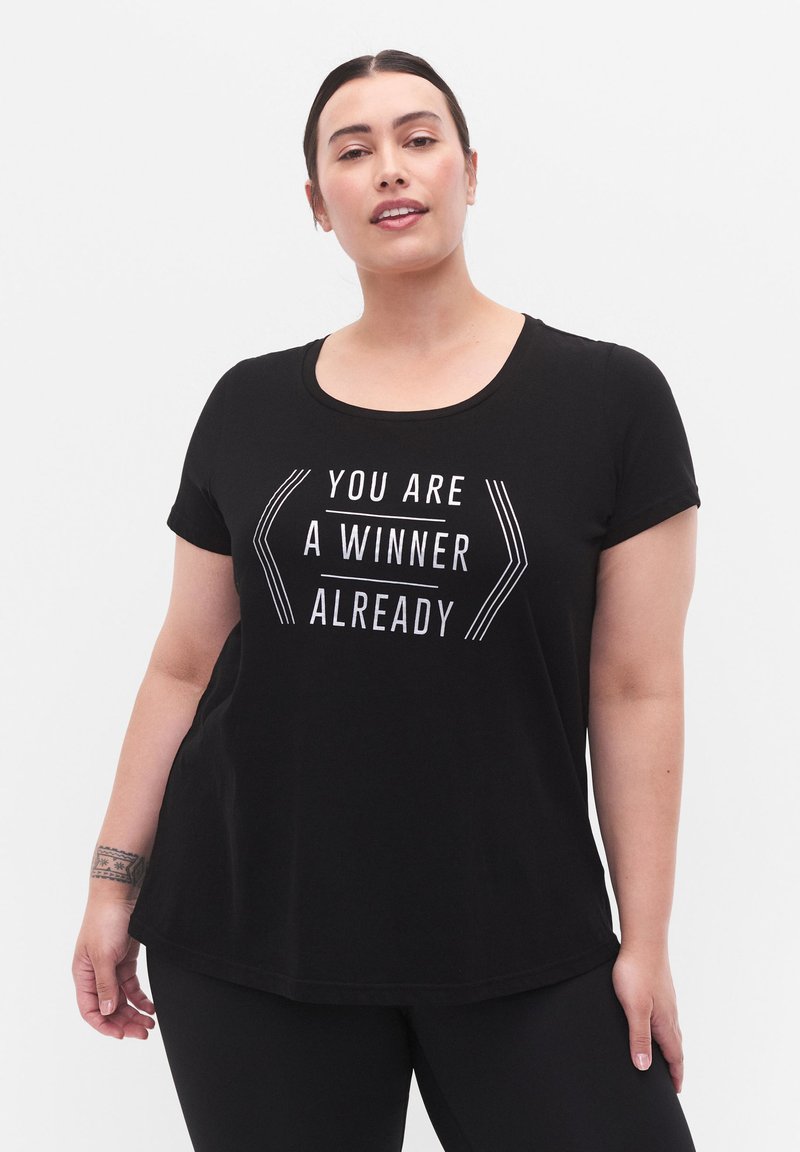 Active by Zizzi TRAININGS - T-shirt med print - black w winner/svart ...