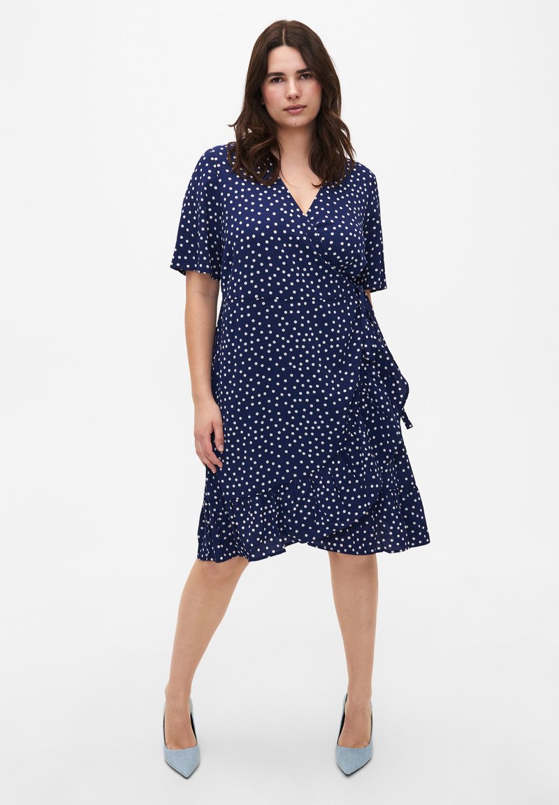 Zizzi FLORAL WRAP WITH SHORT SLEEVES - Day dress - navy blazer dot aop ...