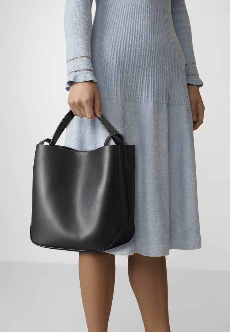 Vero Moda VMCELINA BIG CROSS OVER - Olkalaukku - black/musta - Zalando.fi