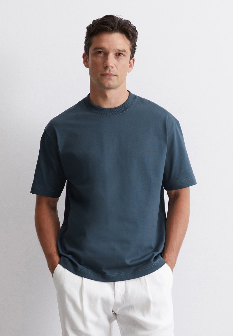 Marc O'Polo RELAXED AUS SCHWEREM - Basic T-shirt - moon stone/blue ...