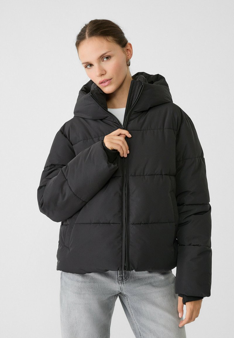 Stradivarius HOODED PUFFER - Winterjas - black/zwart - Zalando.be