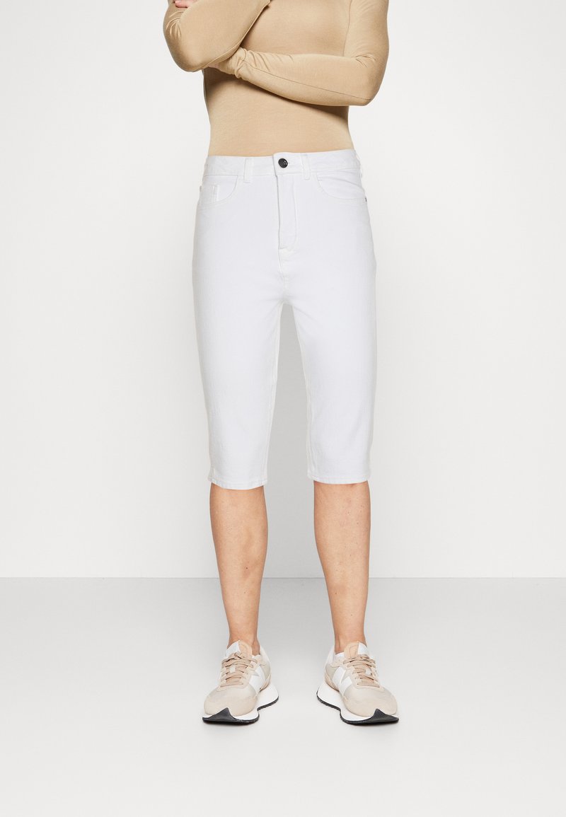 Marks & Spencer MAGIC PEDAL - Short en jean - soft white/blanc - ZALANDO.FR