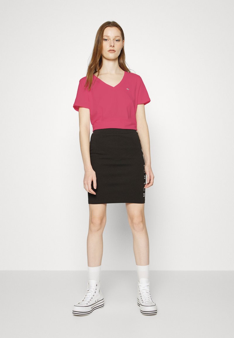 Tommy Jeans SLIM SOFT V NECK TEE 2 PACK - Basic T-shirt - twilight navy/pink/dark blue - Zalando.ie