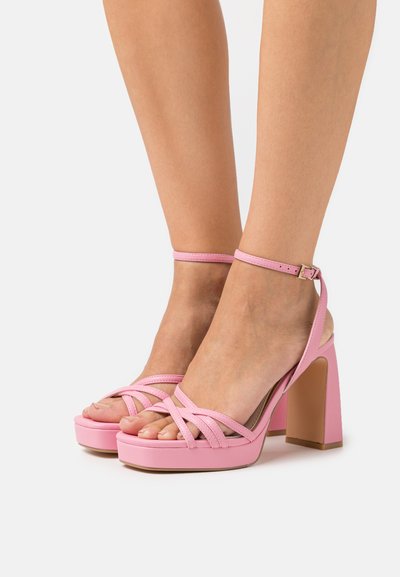 Buffalo BUFFALO X PATI VALPATI THE HIGH - Sandalen - candy lime ...