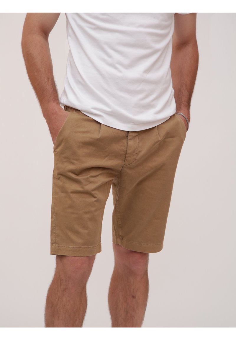 Miracle of Denim HARRY - Shorts - brown/green - Zalando.de