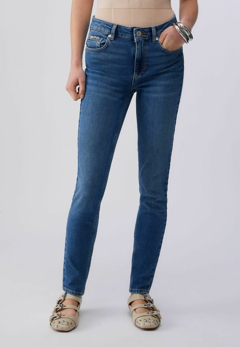 LIU JO HIGH-RIS - Jeans Tapered Fit - light blue/blu denim - Zalando.it