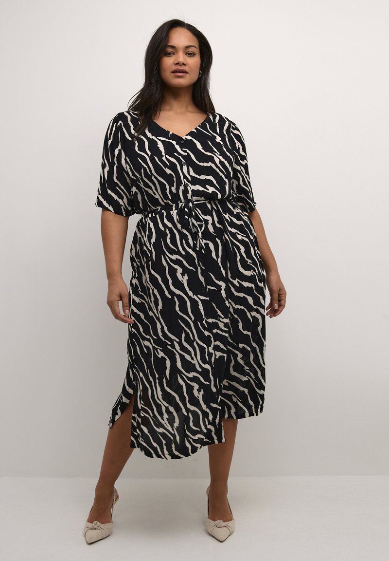 Kaffe Curve TANA AMI - Vardagsklänning - black antique zebra print ...