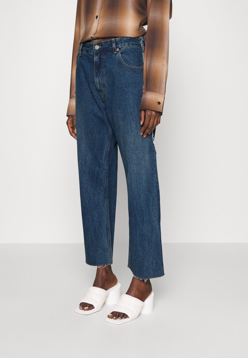MM6 Maison Margiela PANTS 5 POCKETS - Jean droit - light cast/bleu ...