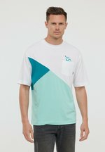 Lee Cooper AKIM MC - T-shirt print - amande/blauw - Zalando.be