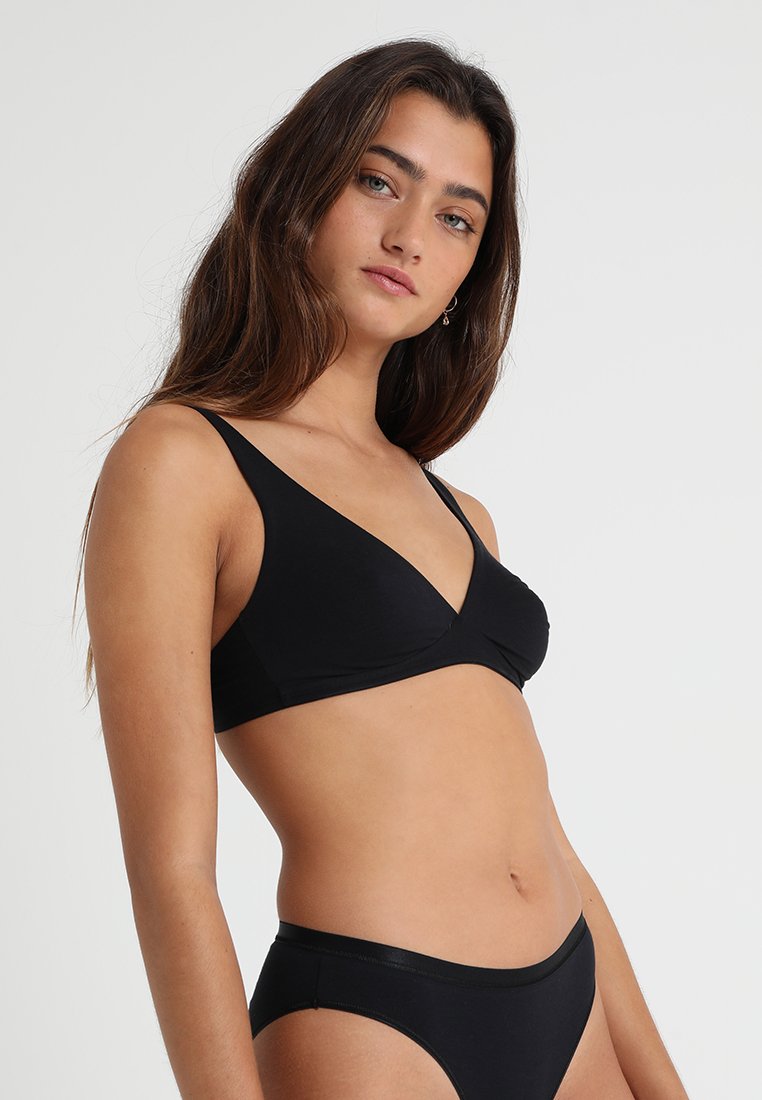 Hanro Sensation Soft Cup Trojúhelníková Podprsenka Black černá