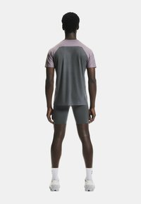 On PERFORMANCE-T - Sports T-shirt - dewberry eclipse/purple - Zalando